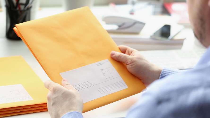 International University Documents Courier | Overseas Air Freight